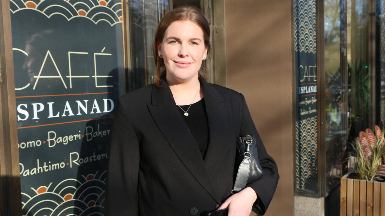 En kopp kaffe, en bulle och en halv miljon i årslön | Läraren